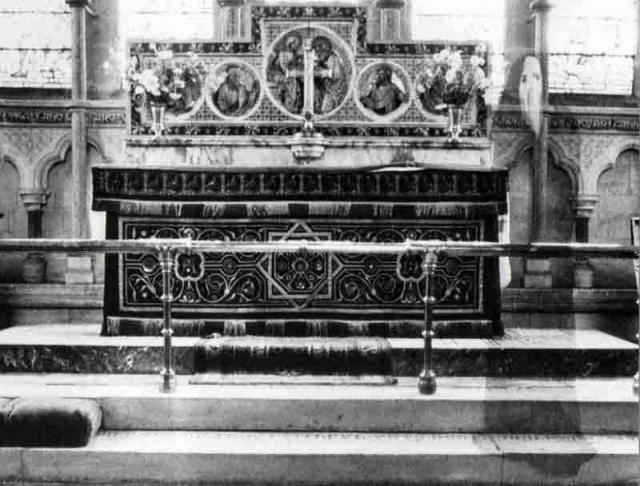 England's 9 Most Puzzling Ghost Photos That Can't Be Explained | Spooky ...