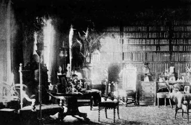 England's 9 Most Puzzling Ghost Photos That Can't Be Explained | Spooky ...