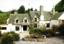 Chambercombe Manor's Dark And Grisly Secrets | Spooky Isles