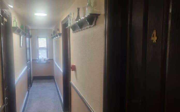 Ghostly Spirits Linger At Old Silent Inn | Spooky Isles