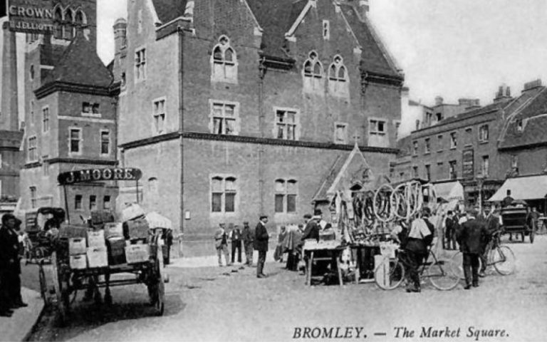 27 Spookiest London Ghost Sightings To Visit | Spooky Isles