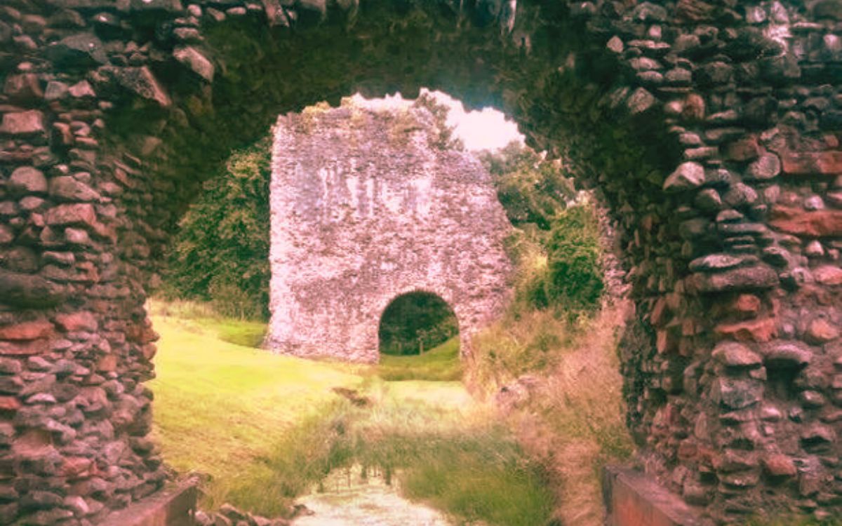Legend Of The Lochmaben Castle Vampire | Spooky Isles